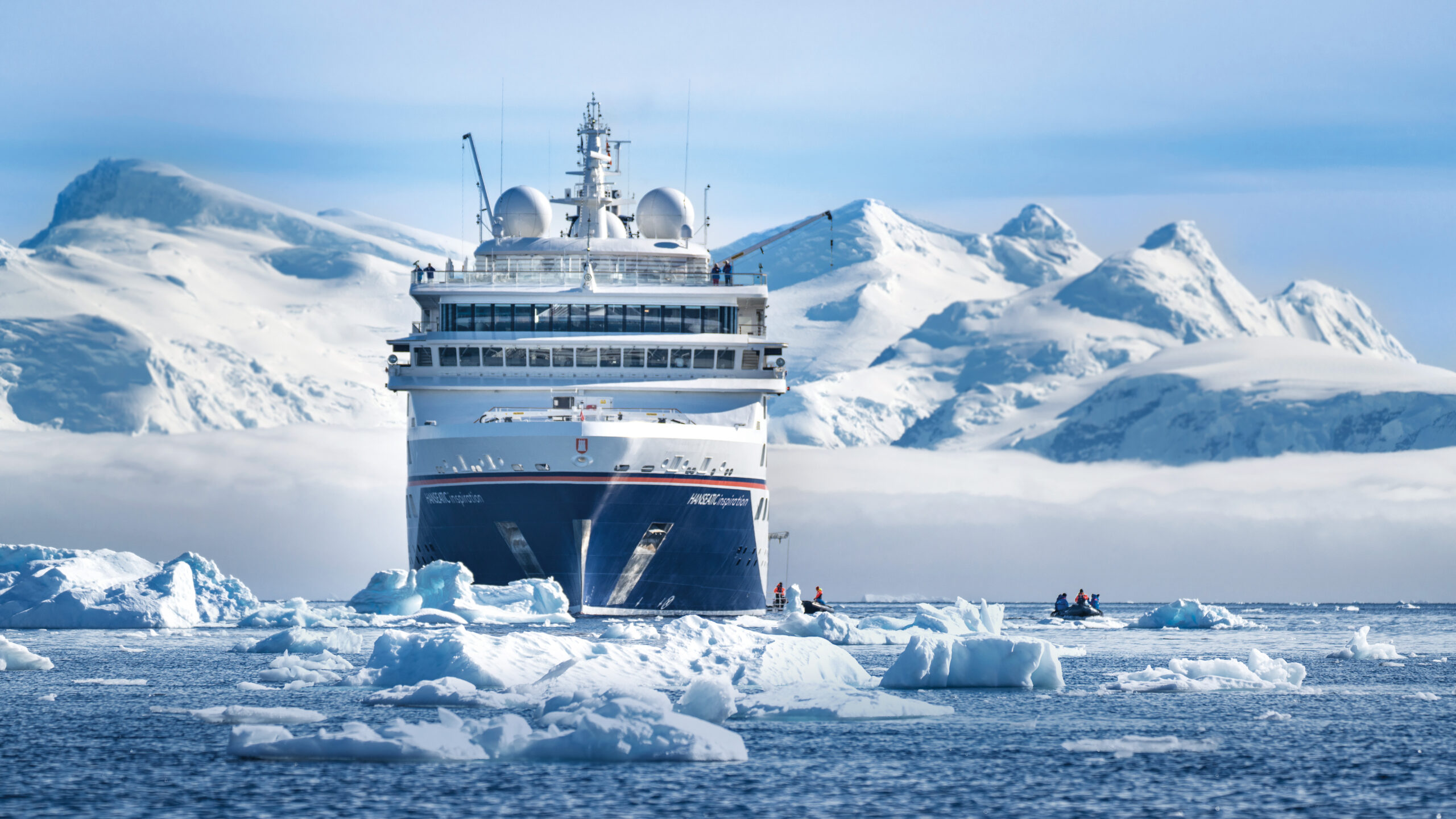 Lunch Cruise Antarctica - Expeditions Expert